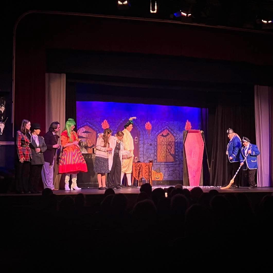 REVIEW: ‘Dracula the Pantomime’ – CAODS at Trinity Theatre – IWtheatre